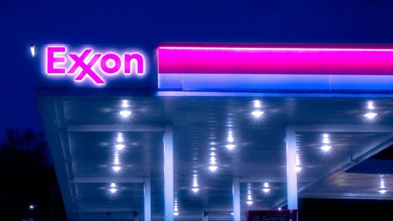 Exxon Mobil: Destaca por su integración vertical y su dividendo